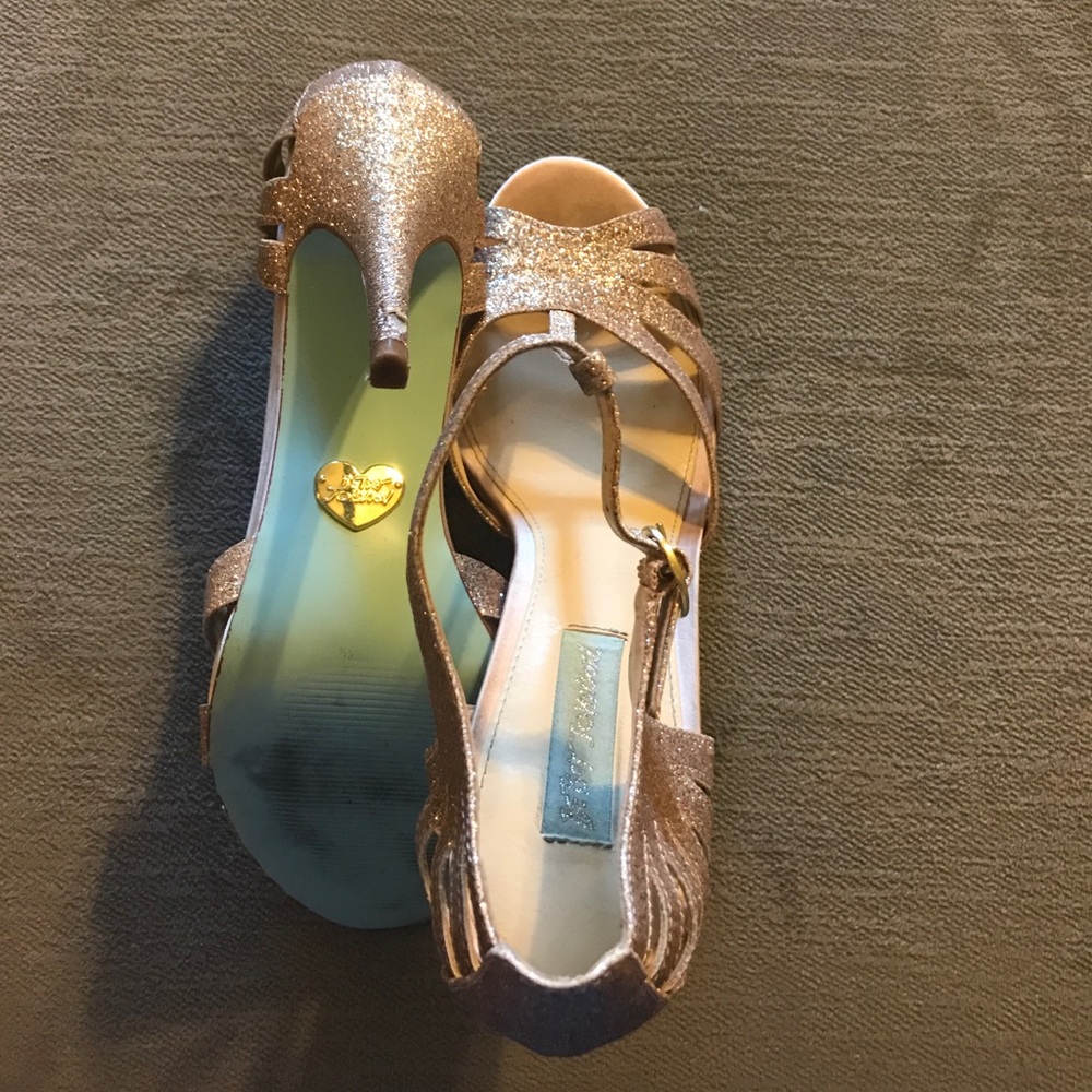 Champagne Sparkle Betsey Johnson Pumps - Gem